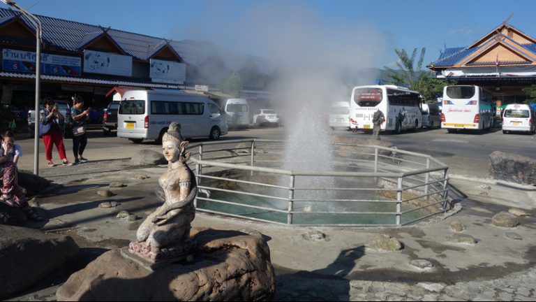 Let’s visit the natural resouces at Mae Kha Chan hot springs